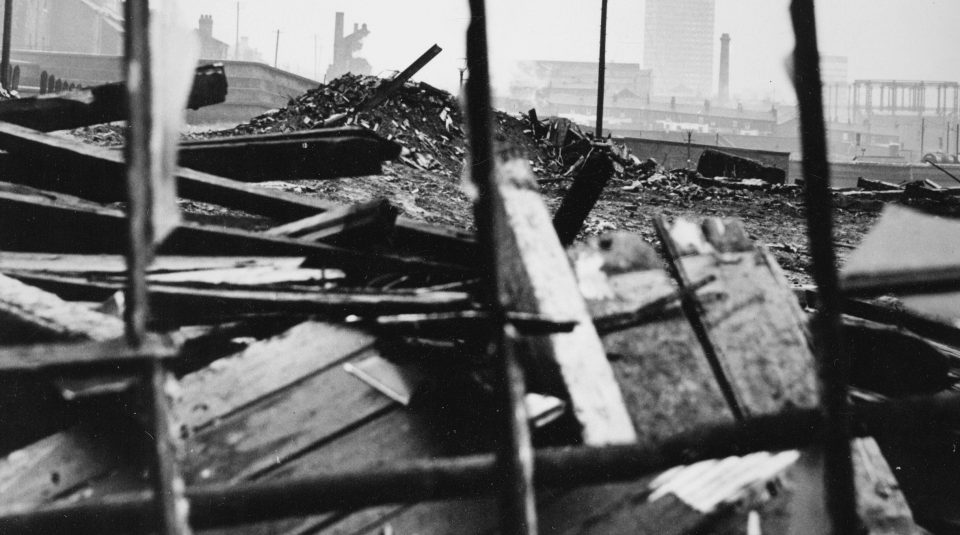 Overspill: the history of the Manchester slum clearance to Darnhill and ...